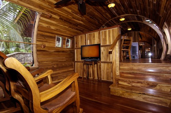 An airplane was salvaged for $2000 and transformed into a stunning ...