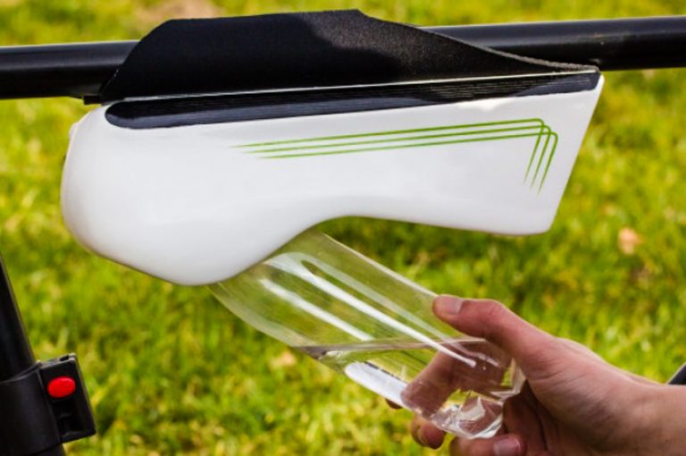 Design student invents a contraption that creates water from thin air