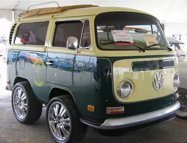 10 iconic hippie vans (photos)